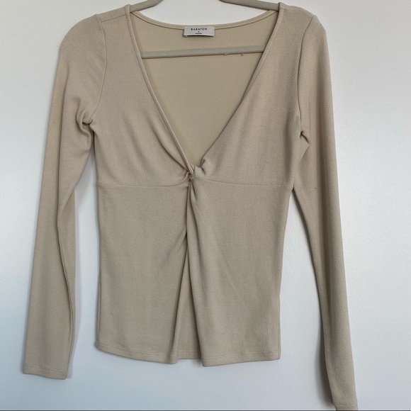 Babaton | Tops | Aritzia Babaton Top | Poshmark